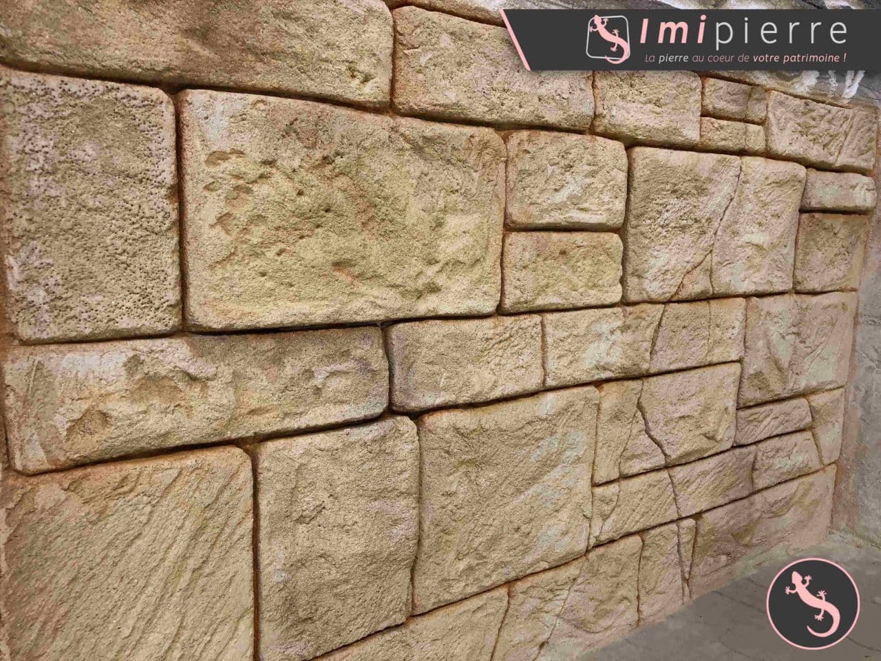 Pierre sèche ocre en mortier sculpté et patiné - Imipierre SARL
